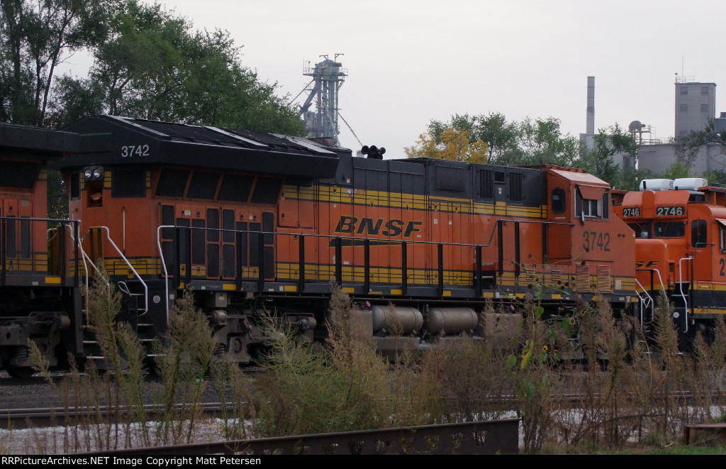 BNSF 3742